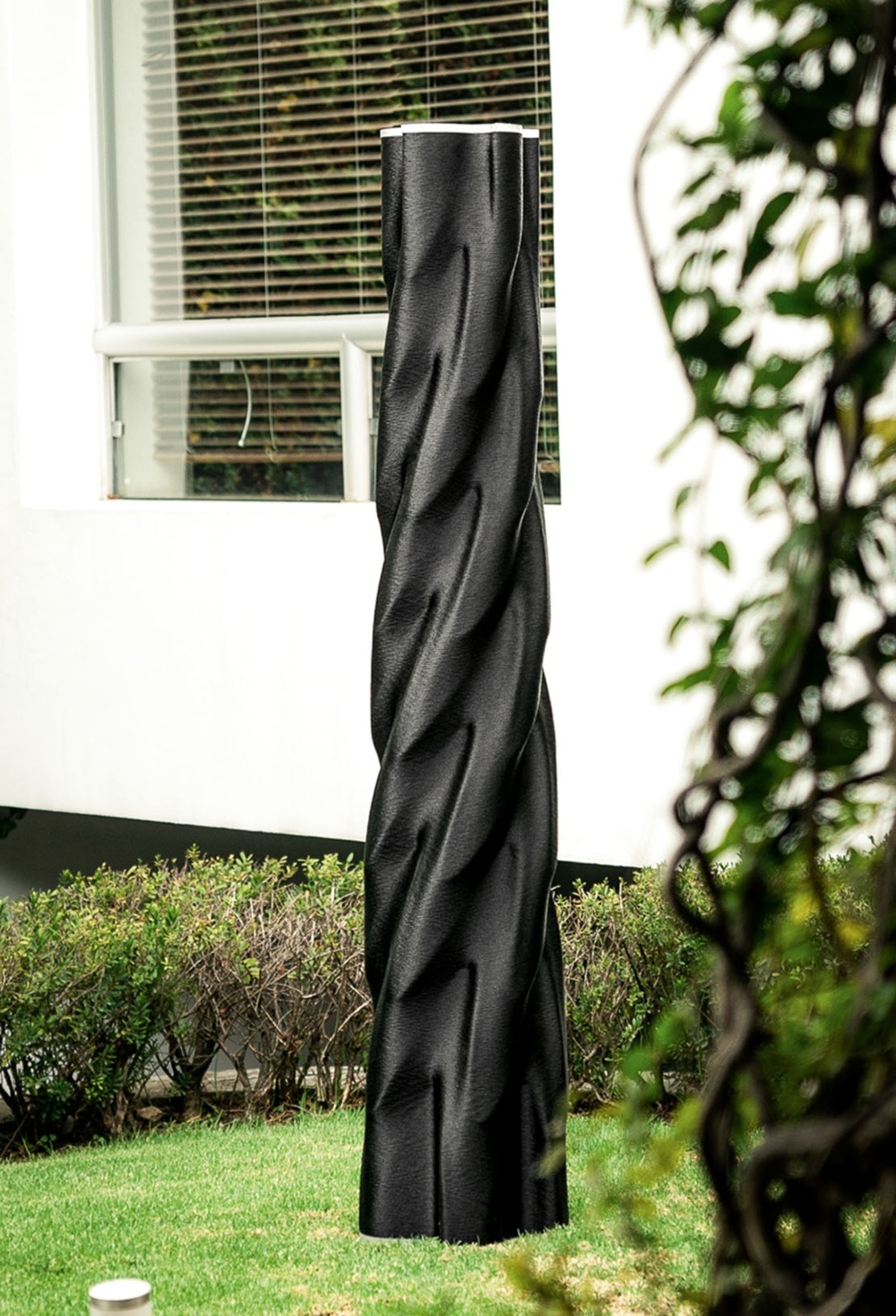 Amani | Minimal Geometric Steel Sculpture | Ennaia